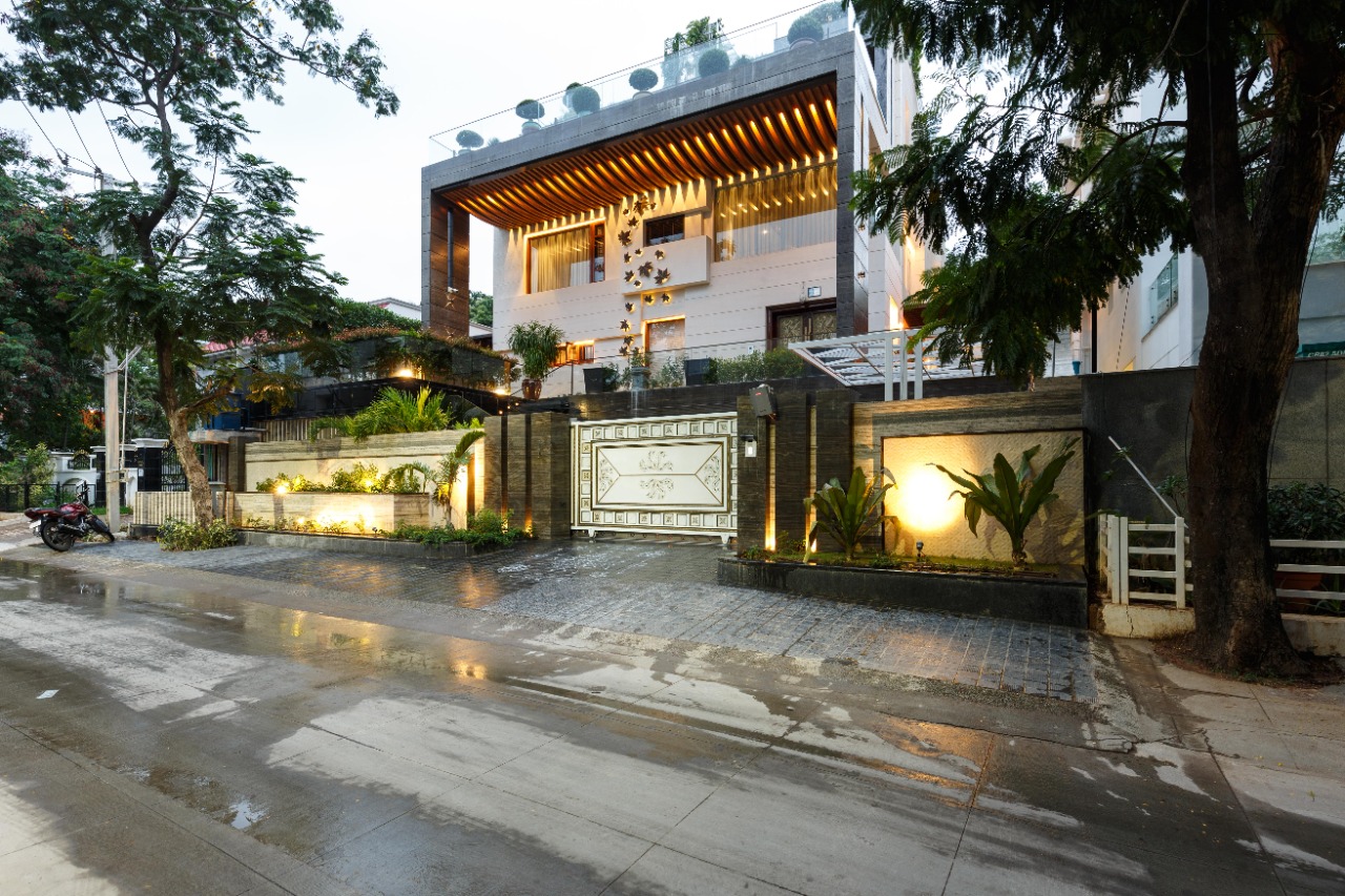 'A Residence Set Apart With High-End Luxury Automation' - Smart Home ...