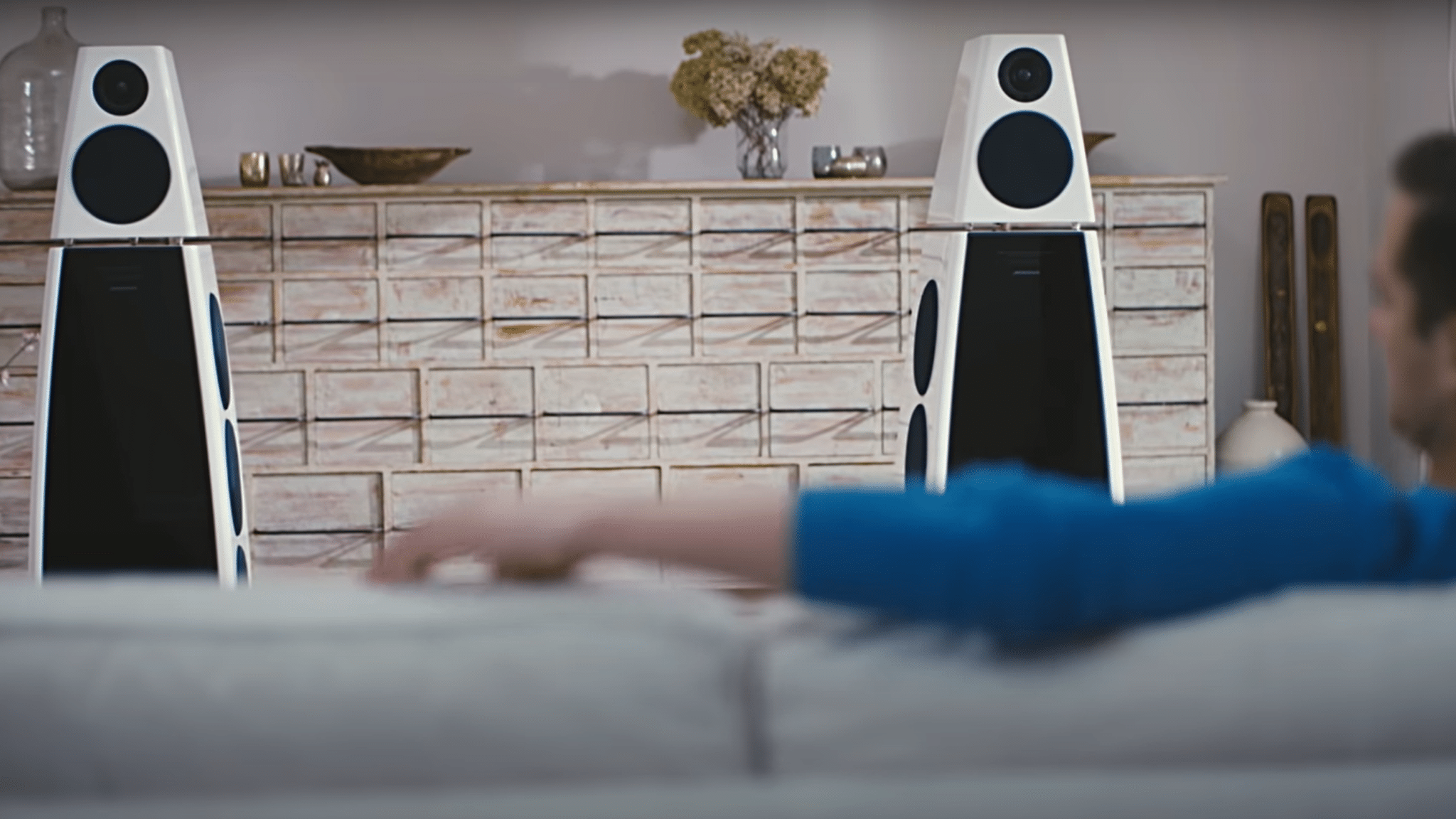 MERIDIAN CELEBRATES DSP8000 LOUDSPEAKER ENTERING THE CEDIA HALL OF FAME ...