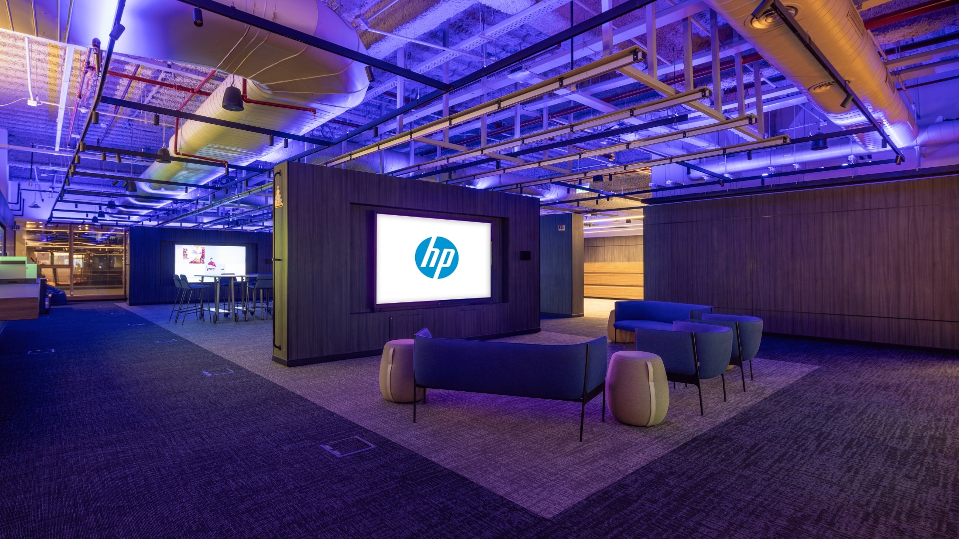 CASE STUDY: Smart Technology Shaping Modern Workplace Design - Smart ...